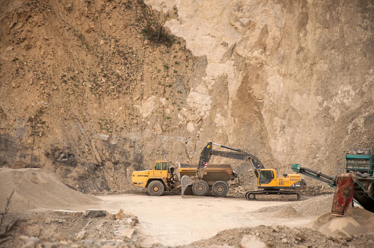 Mining Logistics: Streamlining with OneLogix Cargo Solutions
